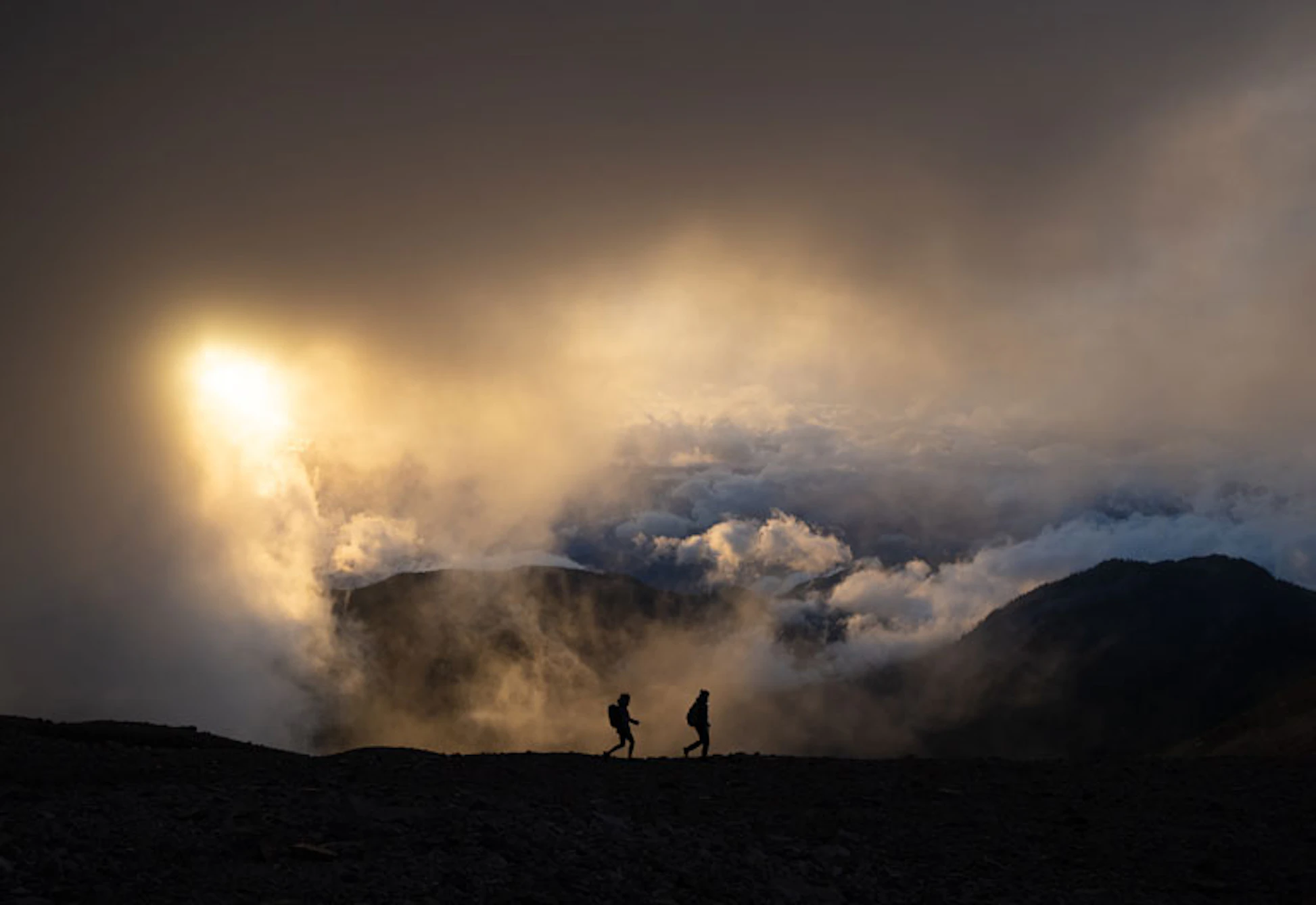 Outdoor Clothing, Technical Outerwear, & Accessories | Arc'teryx